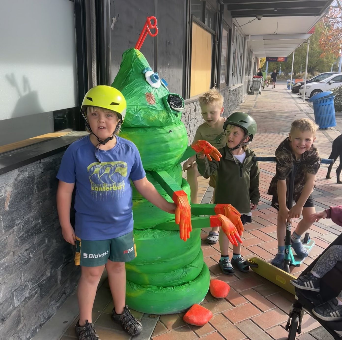 Thousands flock to scarecrow trail | ashburtoncourier.co.nz
