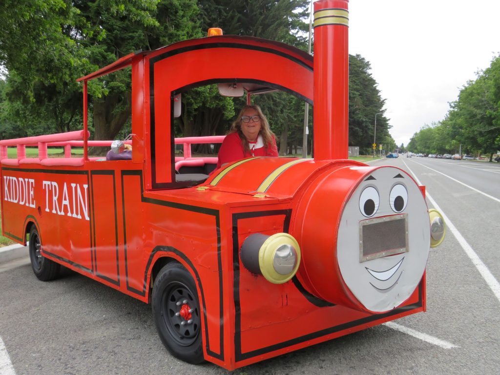 Train returns for Santa parade | ashburtoncourier.co.nz
